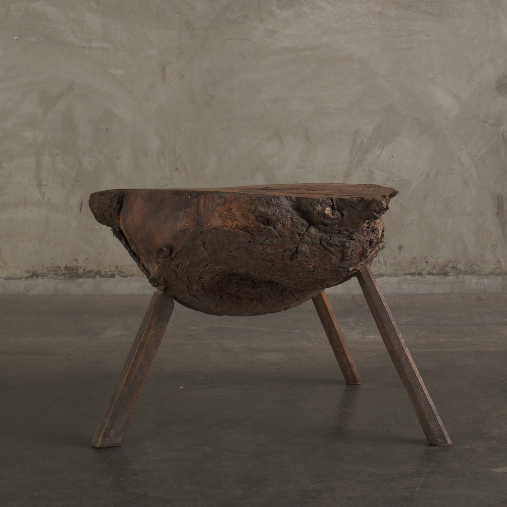 TRI-LEG LOG COFFEE TABLE – Blackman Cruz